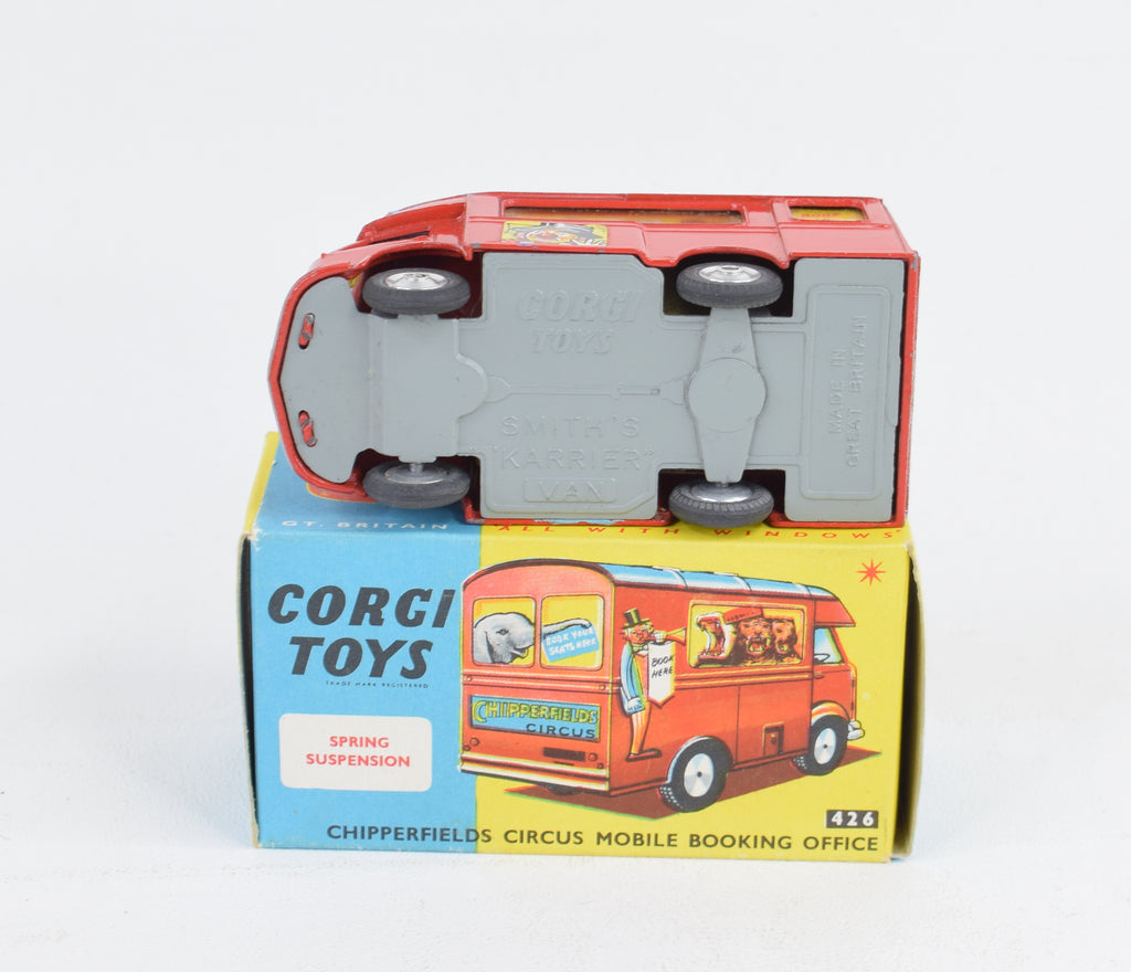 Corgi toys 426 Chipperfields Booking Office Virtually Mint/Nice box ...