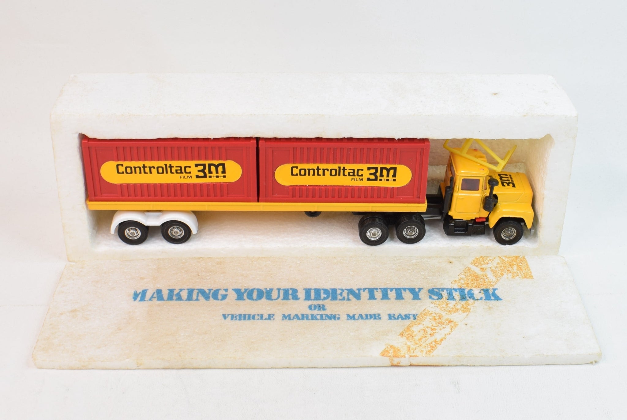 Corgi toys 1106 Controltac 3M Mack Virtually Mint/Boxed – JK DIE-CAST ...