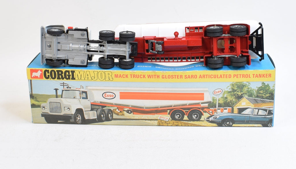 Corgi toys 1152 Mack Truck 'Esso' Virtually Mint/Boxed – JK DIE-CAST MODELS