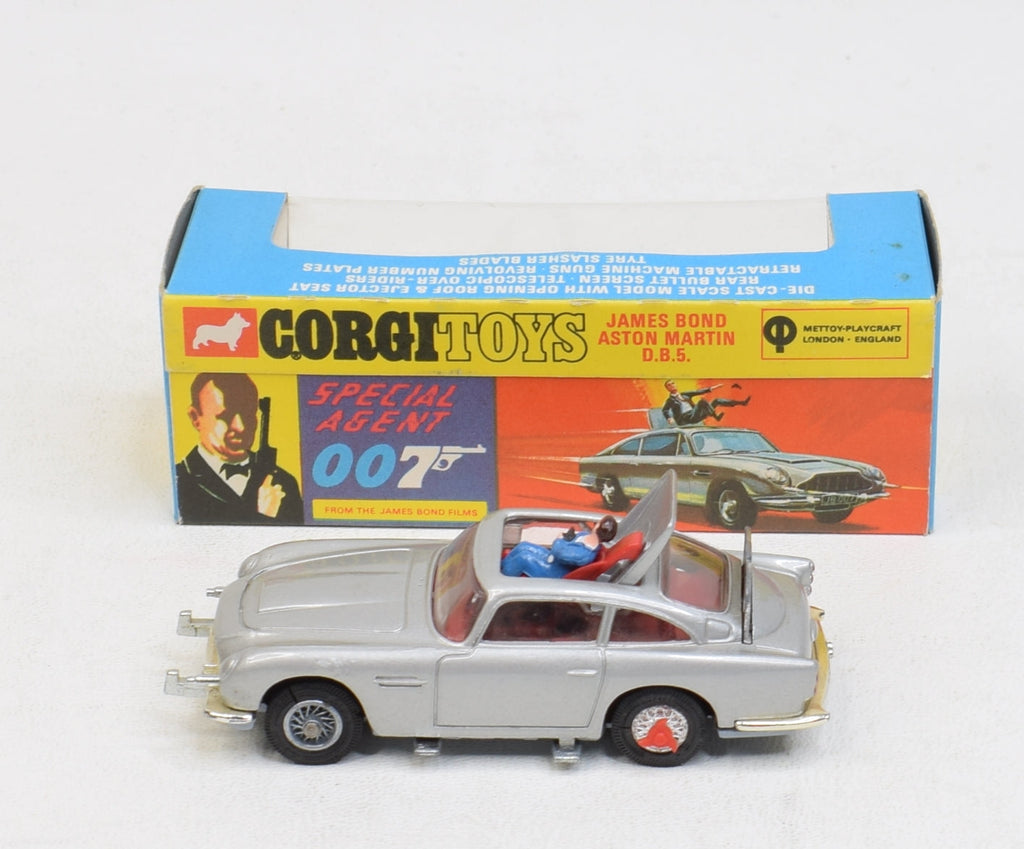 Corgi Toys 270 James Bond DB5 Virtually Mint/Lovely box (With 270 to f ...
