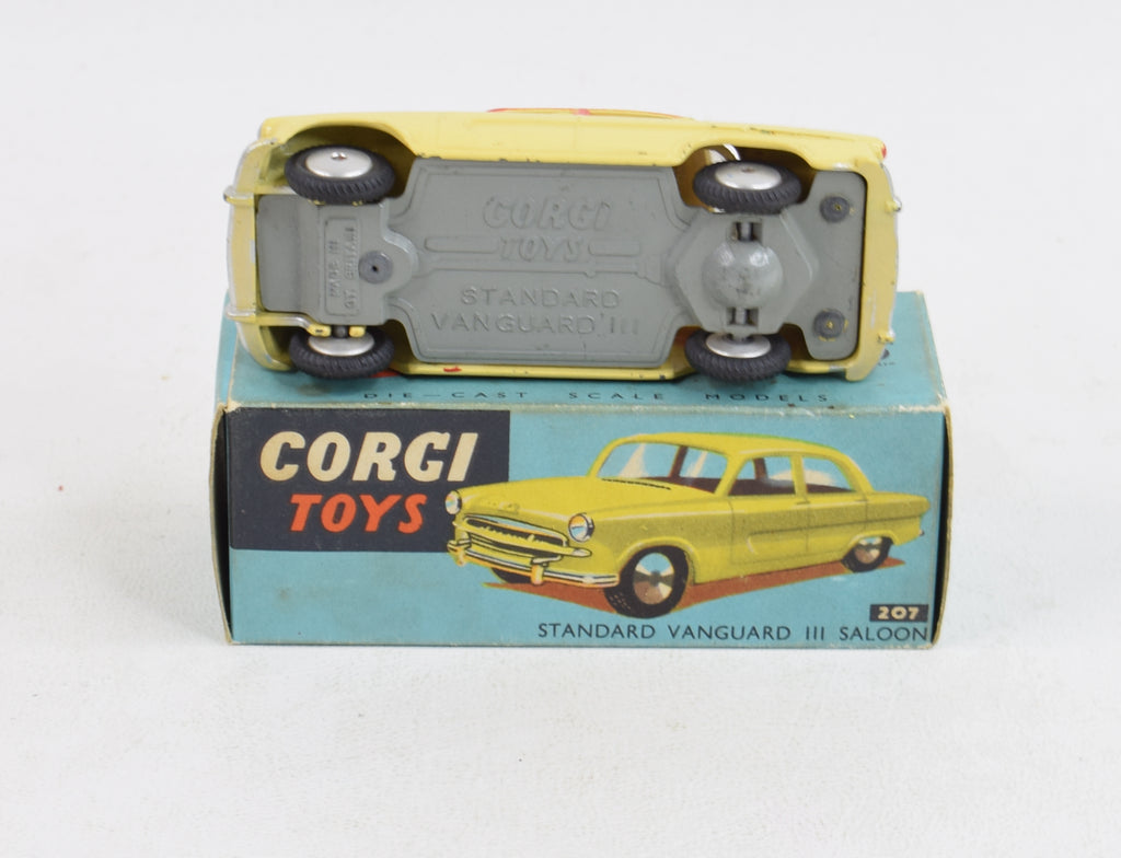 Corgi Toys 207 Standard Vanguard Very Near Mint/Boxed (Factory error c ...