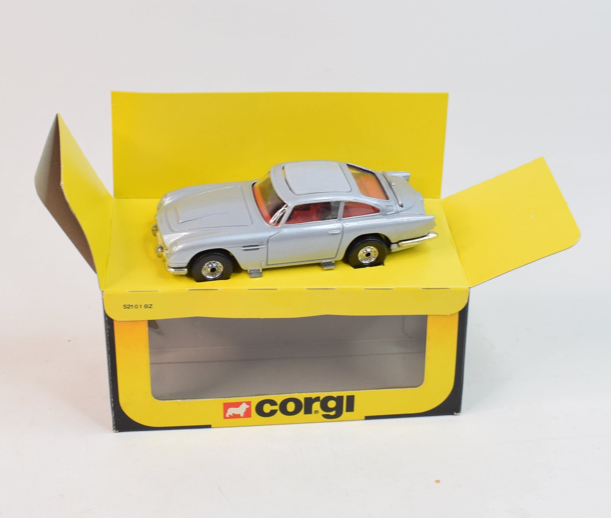 Corgi toys 271 Aston Martin Virtually Mint/Boxed (No 271 Markings/prin ...
